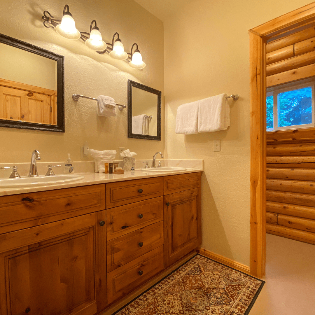 Yellowstone Suite - River Retreat Lodge